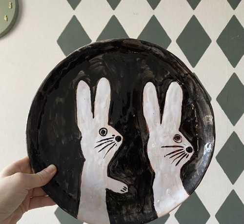 Тарелка плоская керамика 27 см зайцы авторская