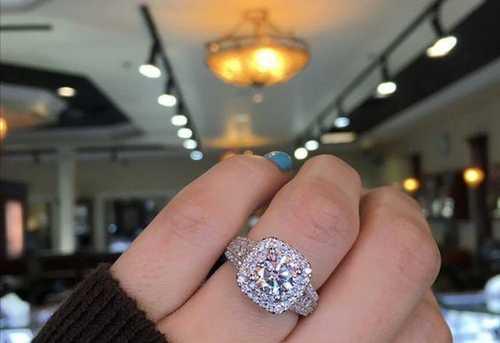 Фантастическое кольцо с бриллиантом