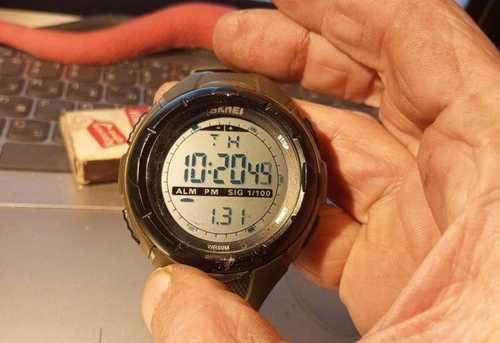 Электронные наручные часы часы Sknei