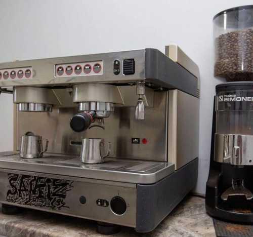 Кофемашина cimbali   кофемолка simonelli