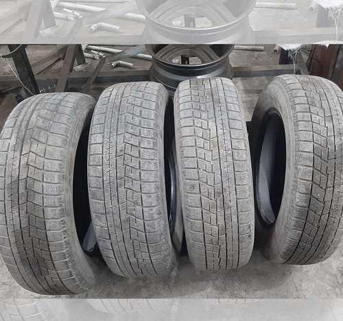Yokohama Ice Guard IG60 215/65 R16