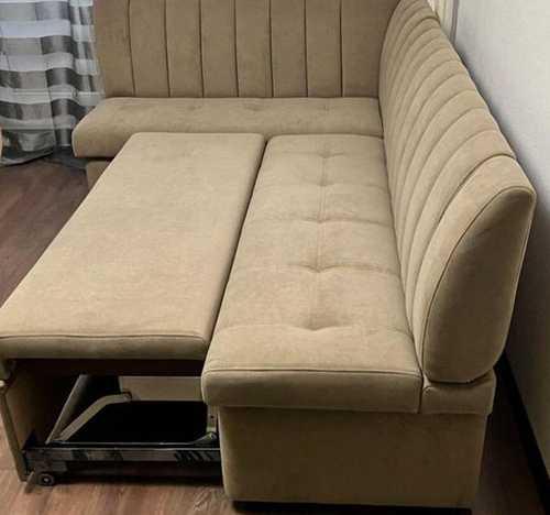 Угловой кухонный диван с подлокотниками Алюр
