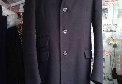 Мужское черное пальто Италия 46-48Rus