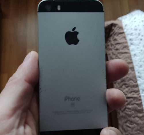 iPhone SE, 64 ГБ