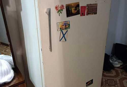 Холодильник маленький бу