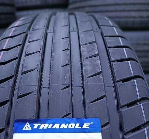 Triangle EffeXSport TH202 235/40 R18 и 255/35 R18