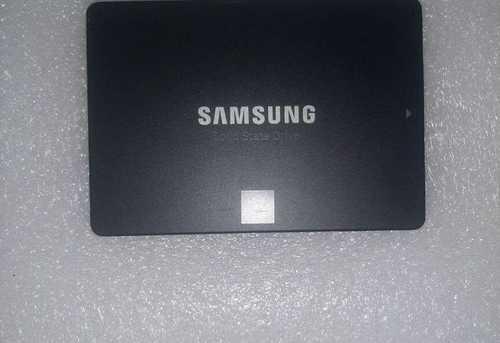 SSD 250 гб 2.5" SATA накопитель Samsung 860 EVO