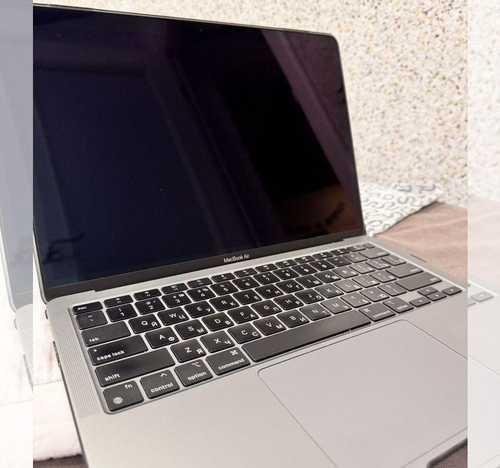 MacBook Air 13 (2020, M1), 1000 ГБ, Apple M1, RAM 8 ГБ