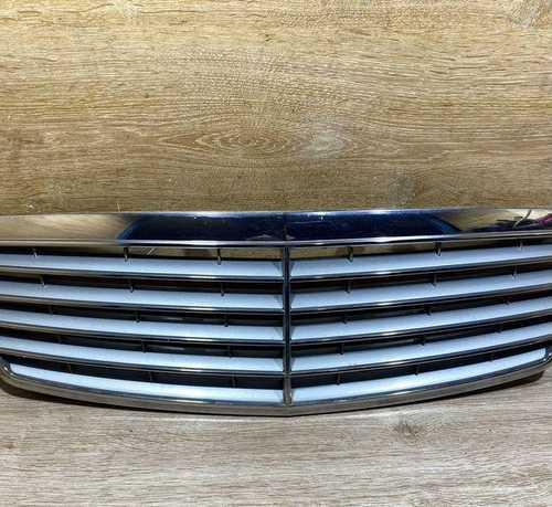 Решетка радиатора Mercedes Benz W211 дорест 130395