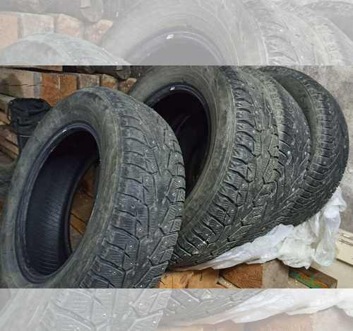 Yokohama IceGuard Stud IG65 215/65 R16