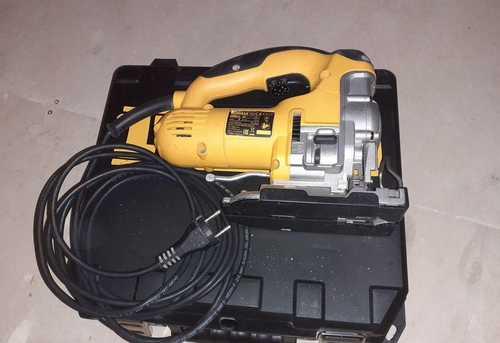 Лобзик электрический DeWalt DW331K