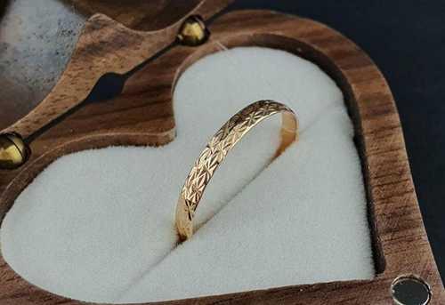 Кольцо Обручальное из красного золота с алмазной г