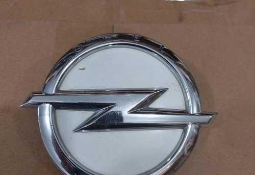 Кнопка открывания багажника Opel Astra J GTC