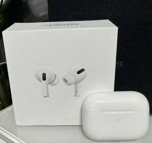 Зарядный кейс для наушников Apple AirPods Pro