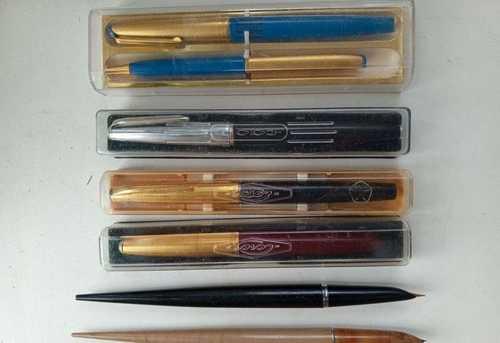 Перьевая ручка с золотым пером