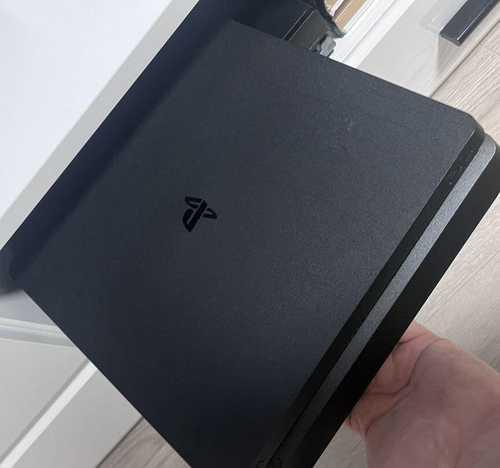 Sony playstation 4 slim