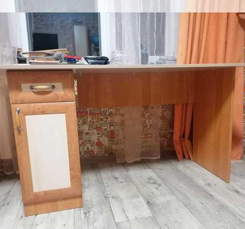 Стол, полка, тумбочка