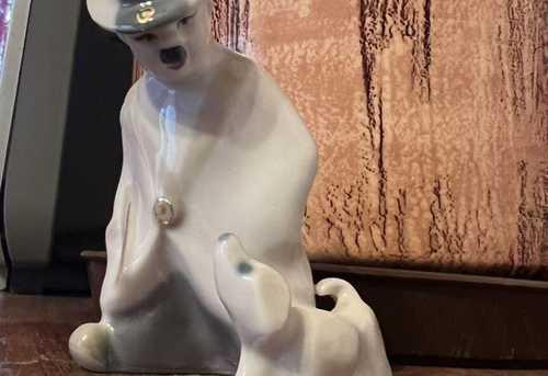 Фарфоровая статуэтка "Клоун Карандаш с собачкой"