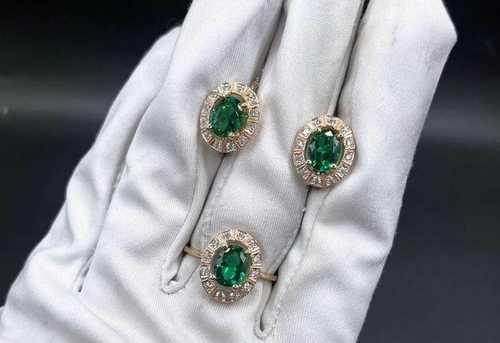 Золотые серьги и кольцо малинка с зеленым камнем