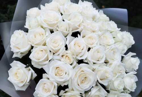 Букет 35 белых роз