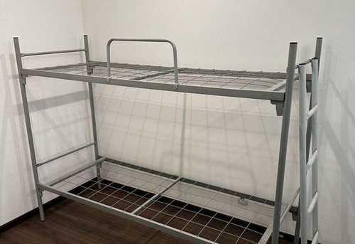 Двухъярусная кровать металлическая с лестницей