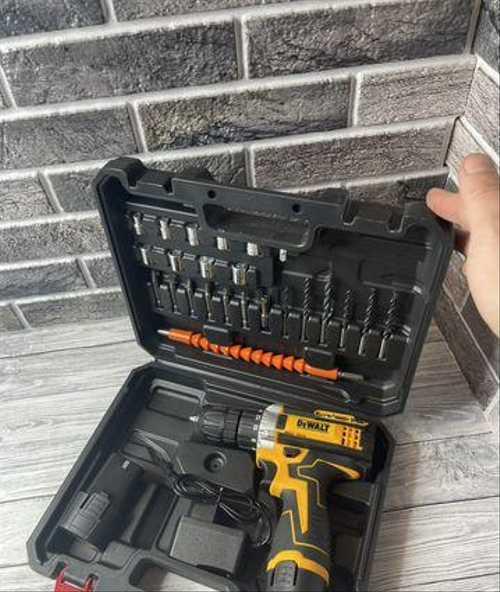 Шуруповерт dewalt 12v