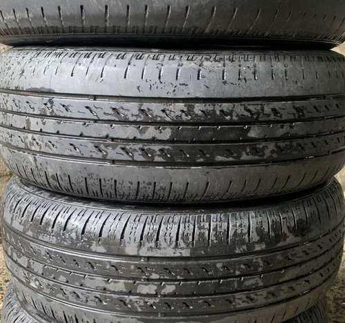 Nexen Roadian 571 235/65 R17 104T