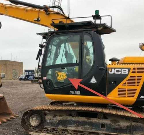 Стекло JCB JC 160/180/200/220/330 2010- дверное левое нижнее (закаленное)