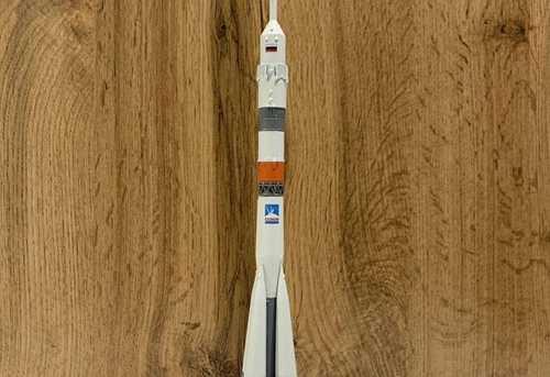 Модель ракета Союз 1-200