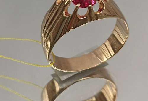 Золотое советское кольцо 583 пробы с корундом