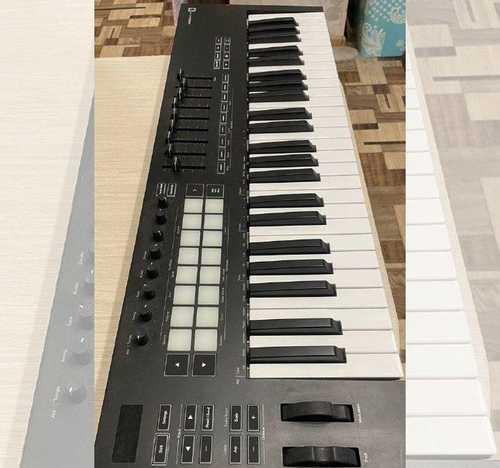 Клавиатура Novation launchkey 49 mk3 midi