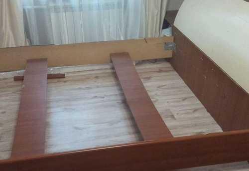 Двухспальная кровать с ящиками и 2 тумбочки