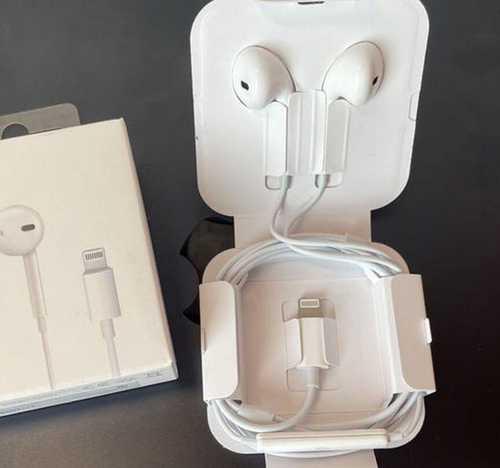 Наушники Apple earpods lightning