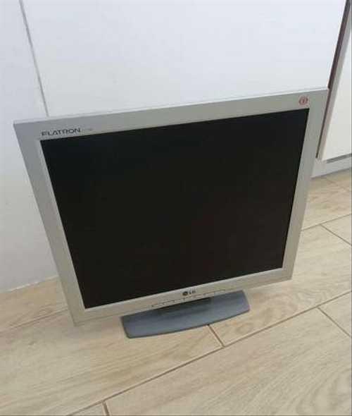 Монитор LG 17*