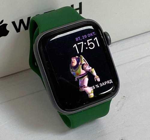 Apple Watch SE 44mm