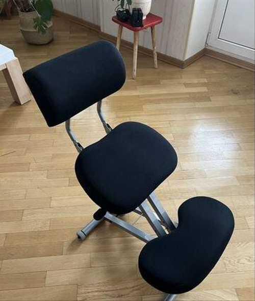 Коленный стул "Смартстул " KM01B, черный
