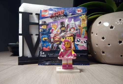 The lego Movie 2 Minifigure Candy Rapper