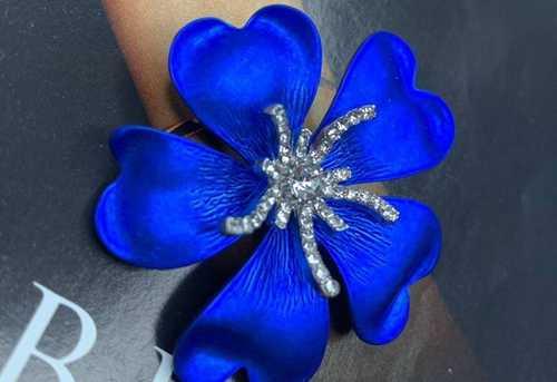 Брошь матовый синий цветок