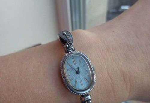 Часы винтажные женские луч на браслете