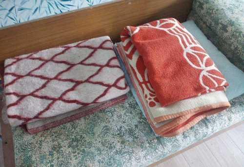 2 шерстяных одеяла