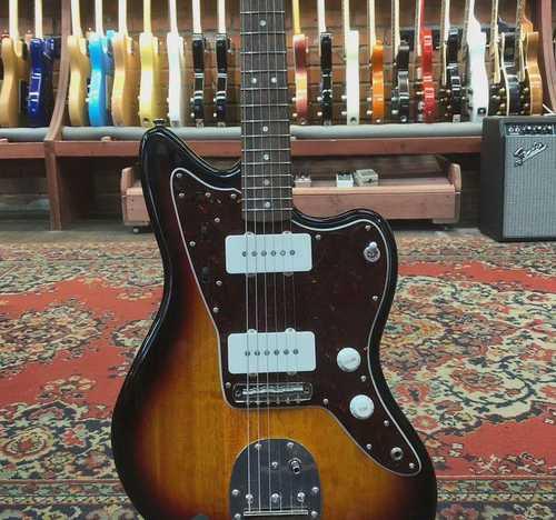 Электрогитара Fender Squier Classic Vibe ‘60s Jazzmaster Laurel FB 3-Tone Sunburst P-90 S-S 2024s