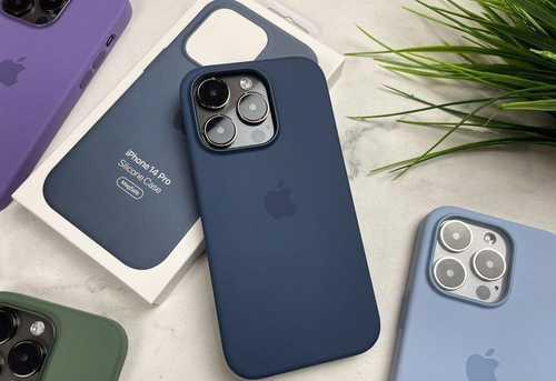 Чехол на iPhone 14 Pro силиконовый MagSafe синий