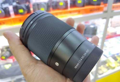 Sigma 16mm f/1.4 DC DN Sony E витрина S№54348906