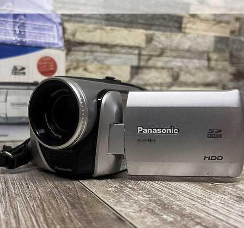 Винтажная видеокамера Panasonic SDR H20