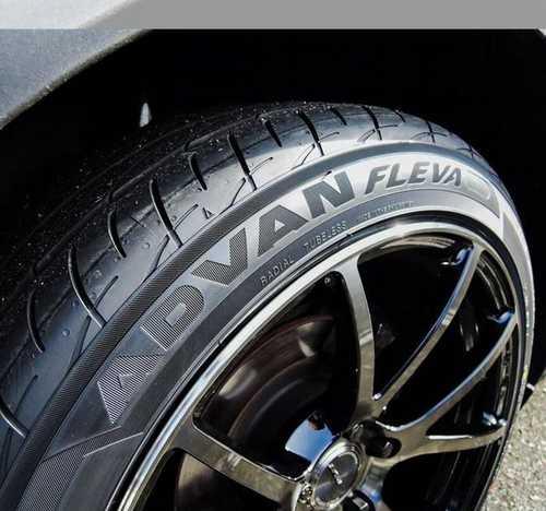 Yokohama Advan Fleva V701 205/55 R17 91V