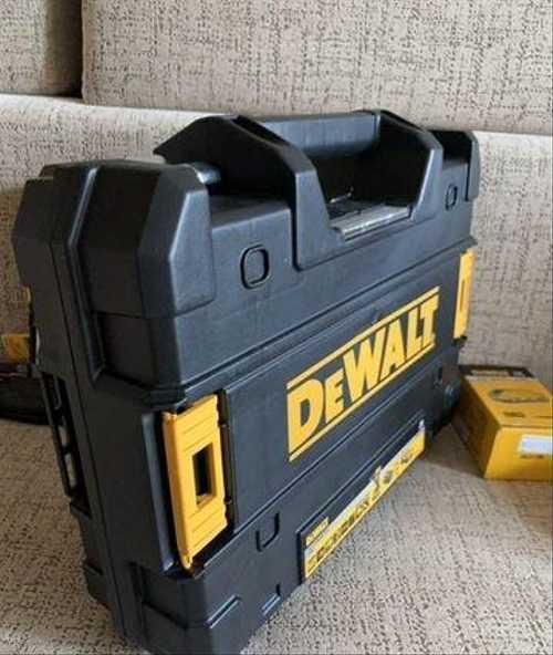 Кейс Dewalt Tstak