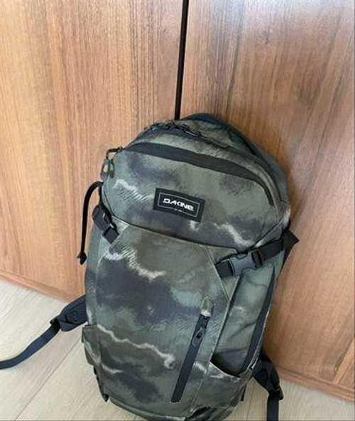 Фрирайдный рюкзак Dakine helipack 12