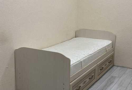 Кровать односпальная с выдвижными ящиками