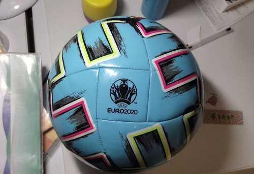 Футбольный мяч adidas для пляжного футбола