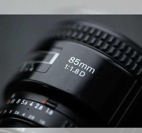 Nikon 85mm f/1.8D AF Nikkor